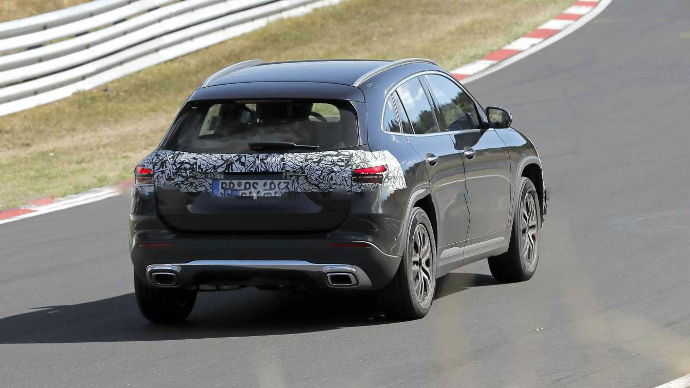 MMA平台绝版奔驰GLA亮相 前脸和尾灯变化大_搜狐汽车_搜狐网