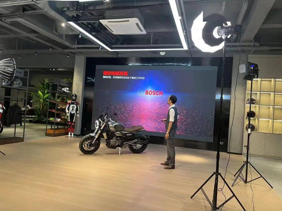 36800元，赛科龙RE560中量级性能复古售价发布_搜狐汽车_搜狐网