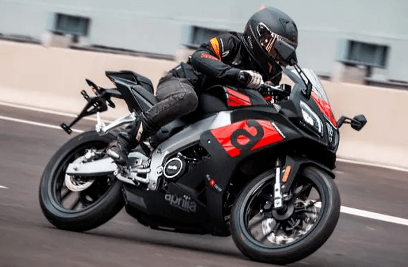 阿普利亚GPR250R-R跑车曝光..._搜狐汽车_搜狐网