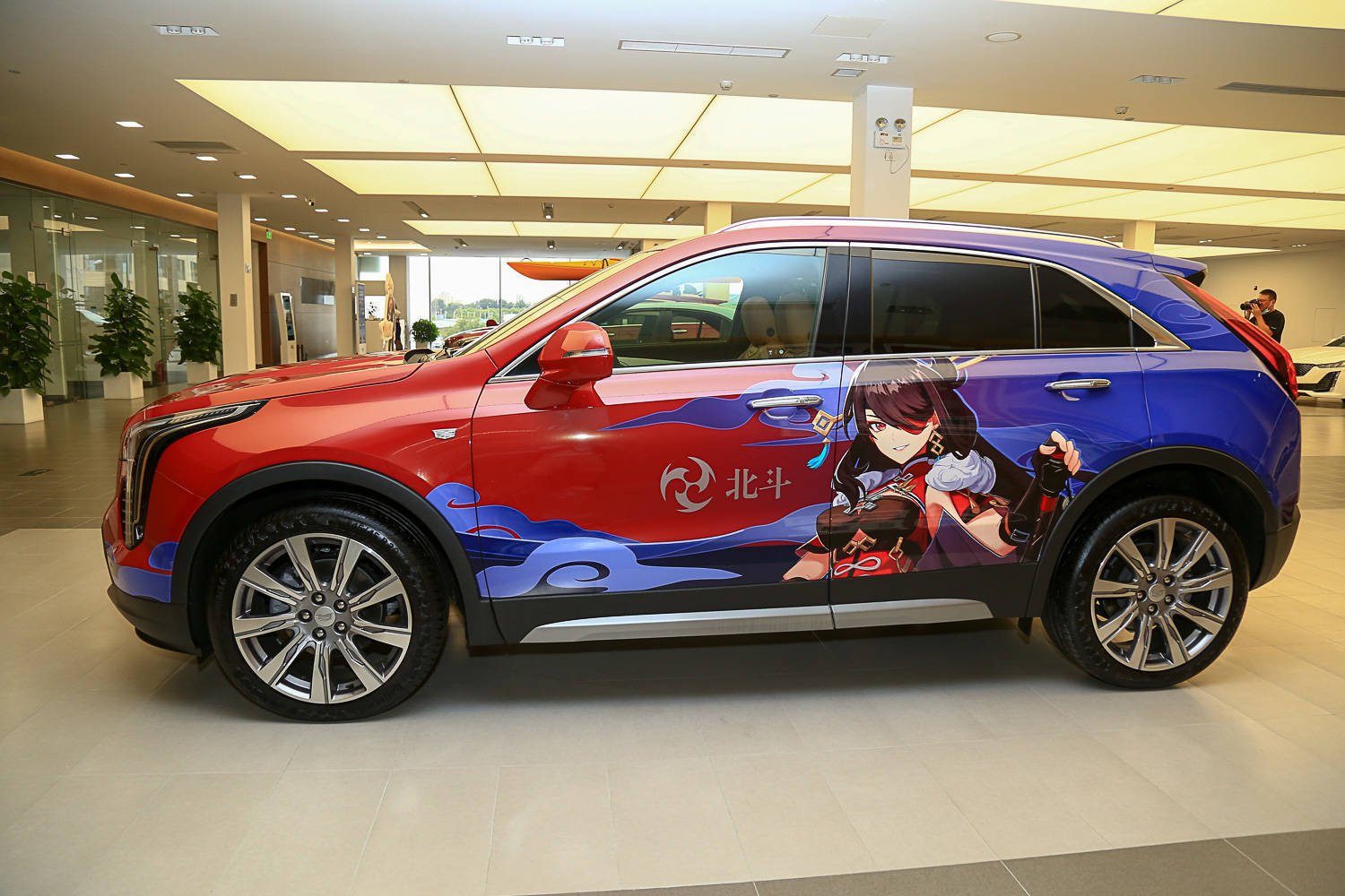 原厂痛车外观 凯迪拉克CT4/XT4原神限量版到店实拍_车型_汽车_万叶款