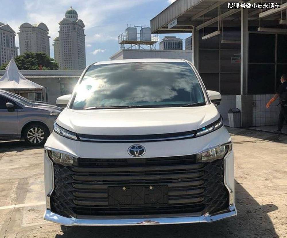丰田又推出全新MPV！不足二十万气场媲美埃尔法，搭载1.8T混动！_搜狐汽车_搜狐网