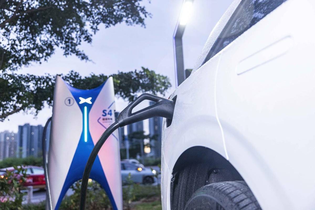 小鹏G9上市，最高售价46.99万，这价格蔚来ES7看了不心虚？_搜狐汽车_搜狐网