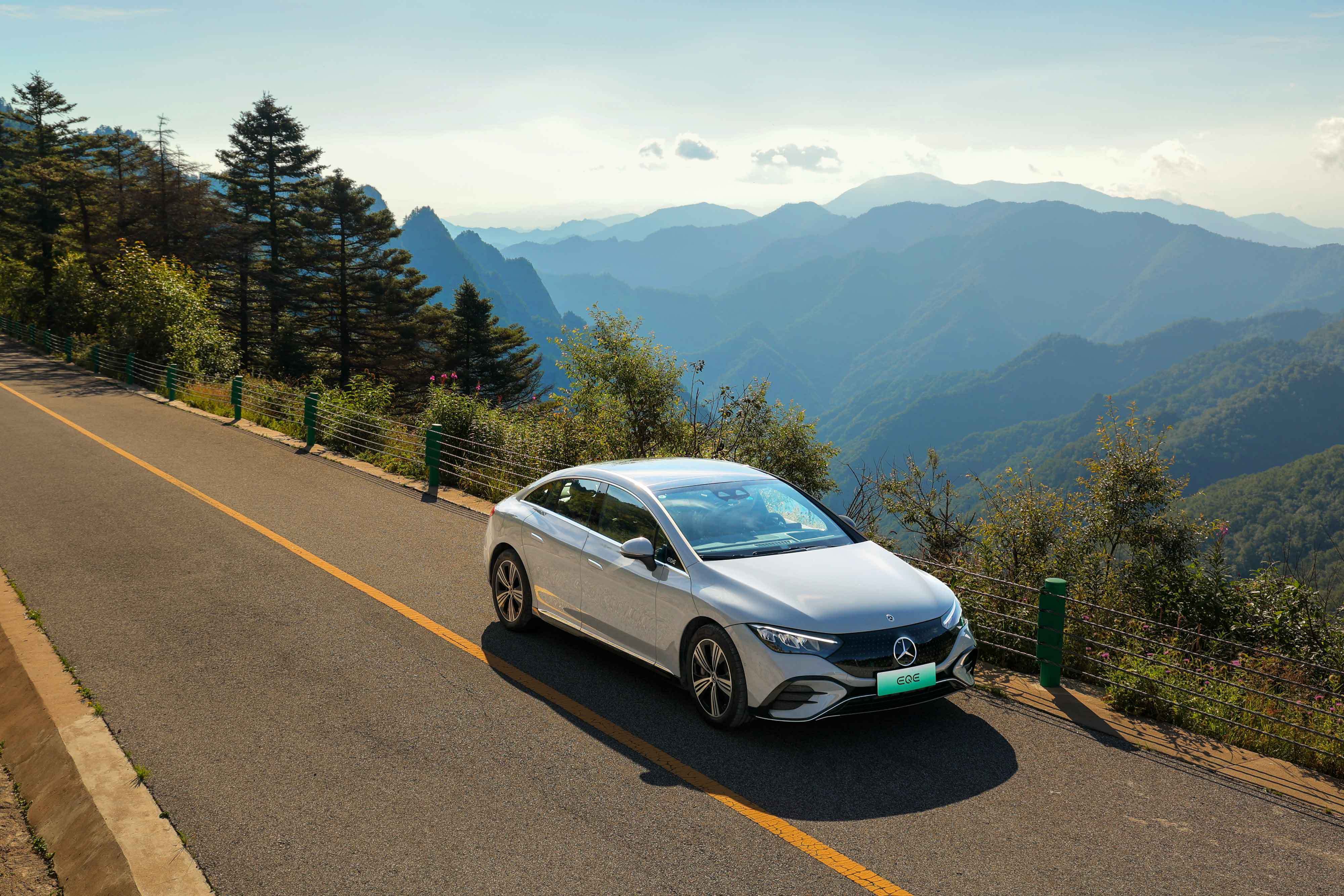 梅赛德斯-奔驰EVA纯电平台首款正向研发国产车型全新EQE登陆津门_搜狐汽车_搜狐网