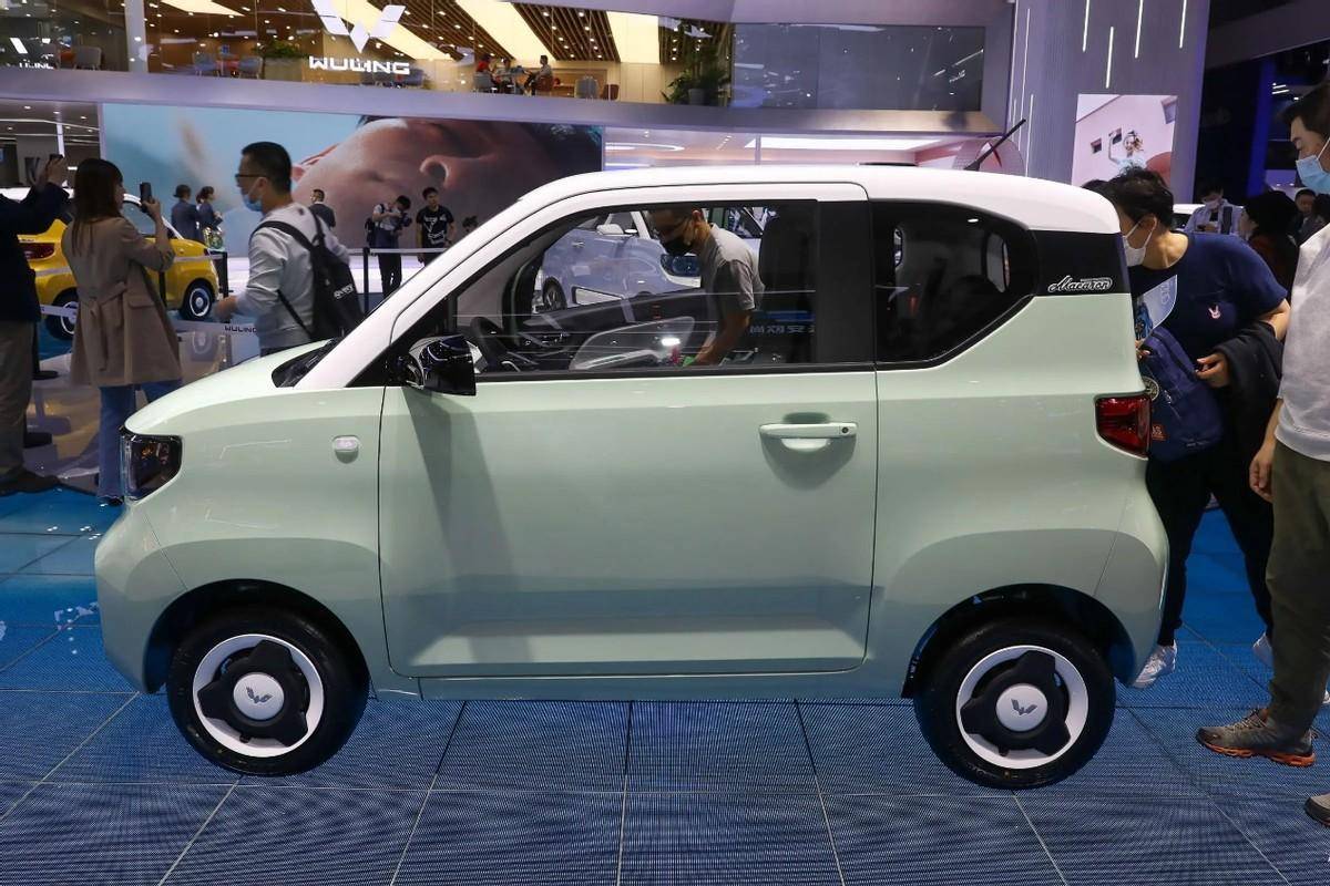 微型电动车之战 奇瑞QQ冰淇淋对比宏光MINIEV 日常代步怎么选？_搜狐汽车_搜狐网