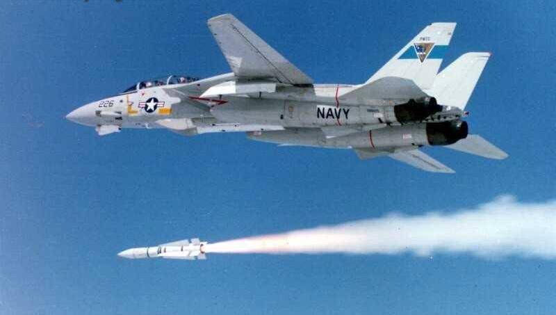 F-14的大杀器，AIM-54不死鸟导弹_美国海军_雷达_轰炸机