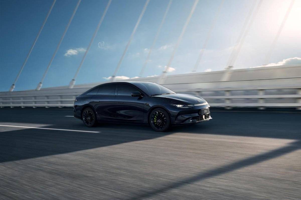 凭借实力登上王座，零跑C01竟然将问界M5和极氪001压在身下？_搜狐汽车_搜狐网