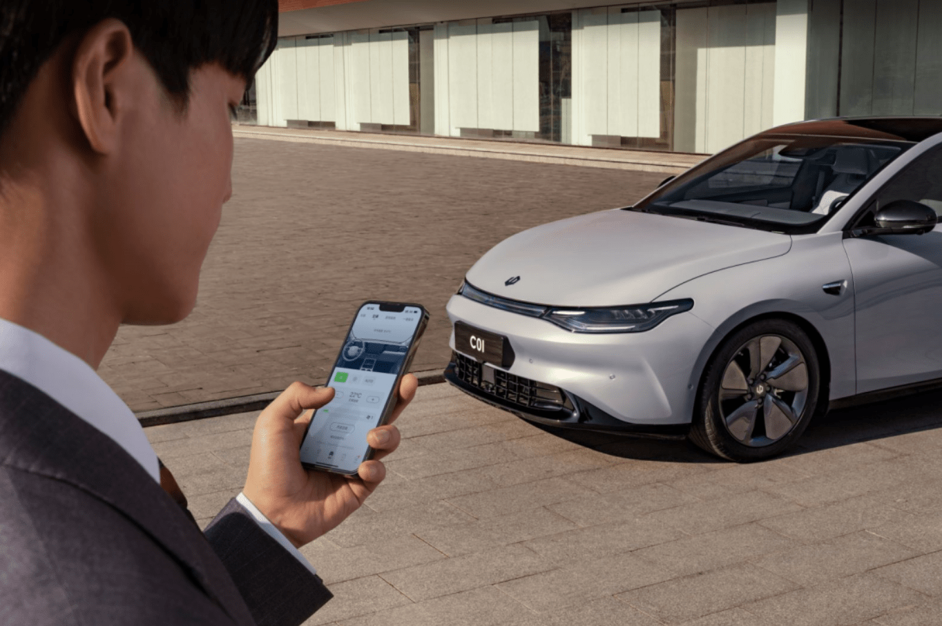 入门款加一万块秒变顶配？零跑C01上市19.38万起_搜狐汽车_搜狐网