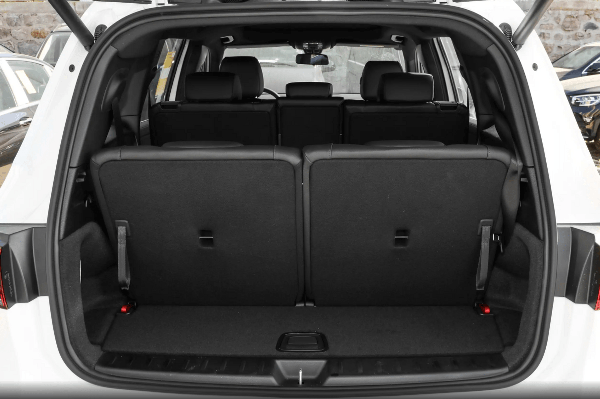 实拍奔驰GLB，造型动感配置丰富，搭载1.3T和2.0T动力，值得选吗？_搜狐汽车_搜狐网