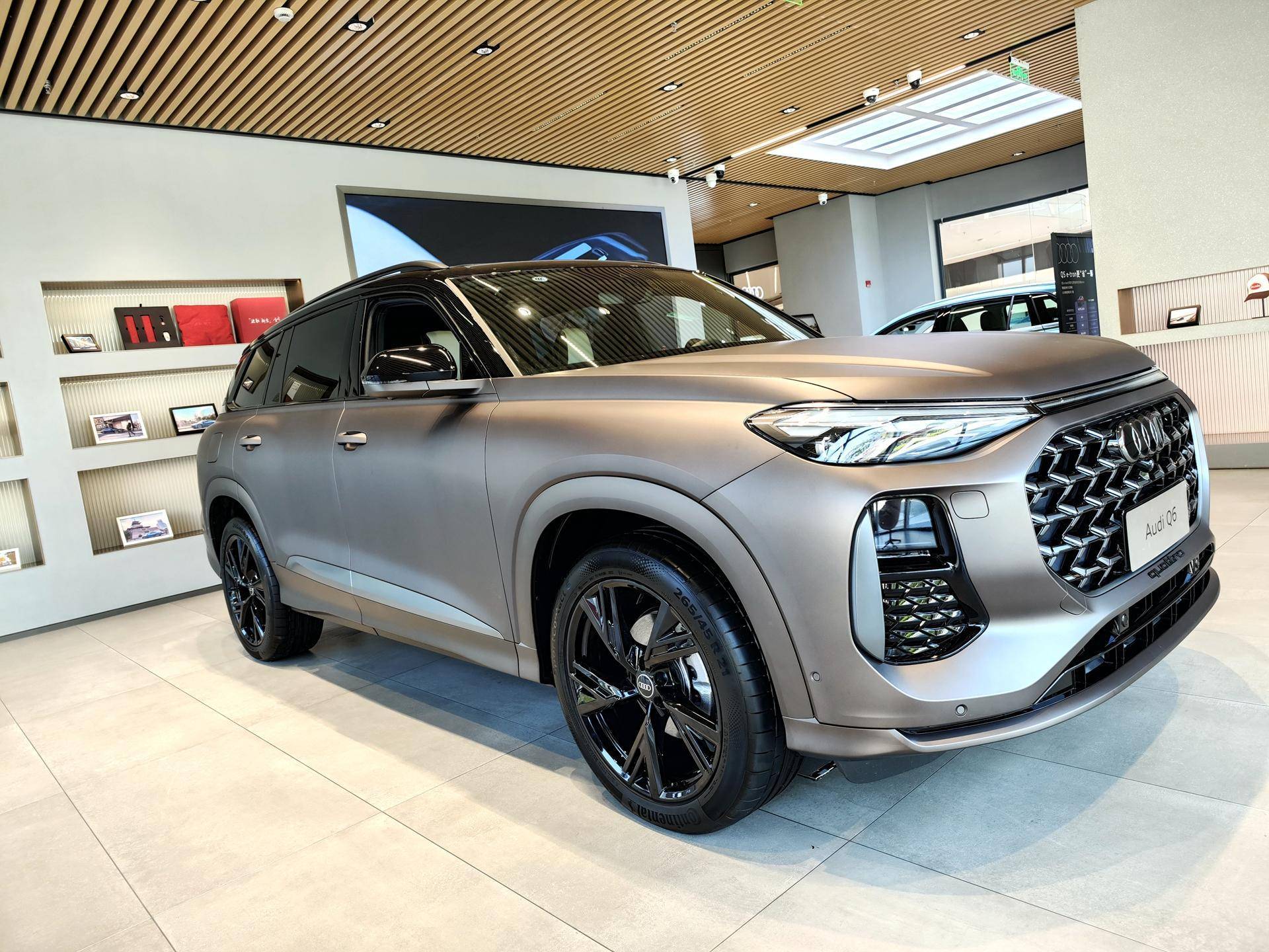 豪华版途昂？实拍体验奥迪Q6 45.96万元起/首发第四代EA888发动机_搜狐汽车_搜狐网