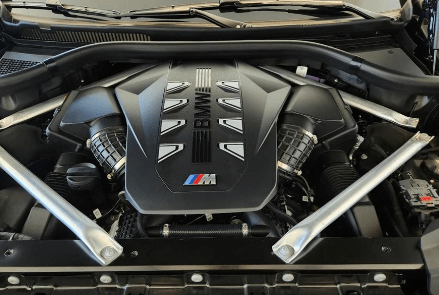 宝马新款“大号X5”海外到店实拍，有望年底引入，造型更犀利_搜狐汽车_搜狐网