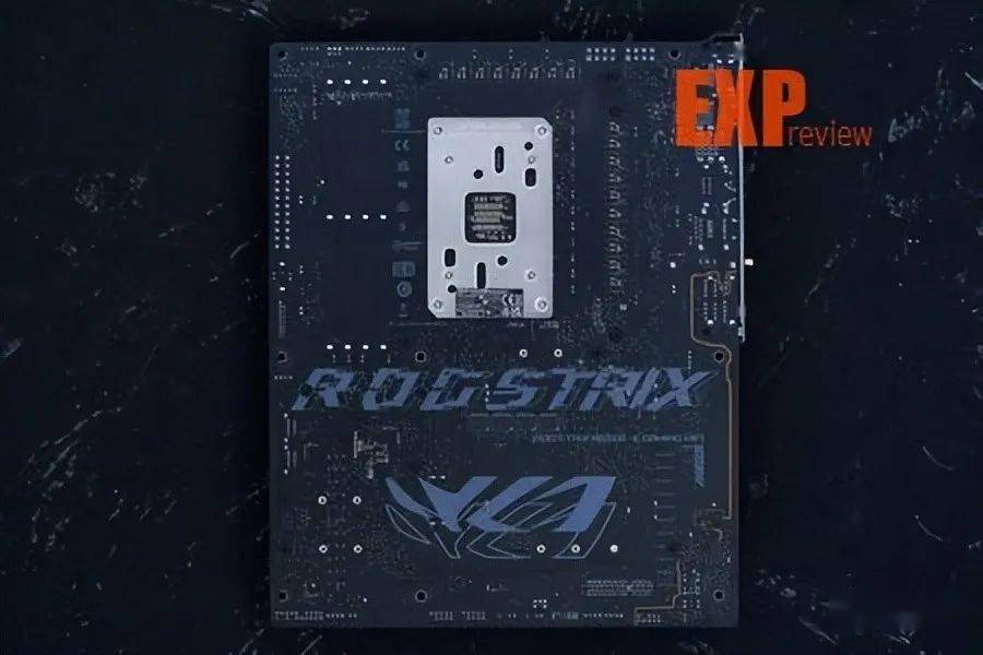 华硕ROG STRIX B650E-E GAMING WIFI主板评测：AMD B650里的顶级之作_接口_设计的_通道