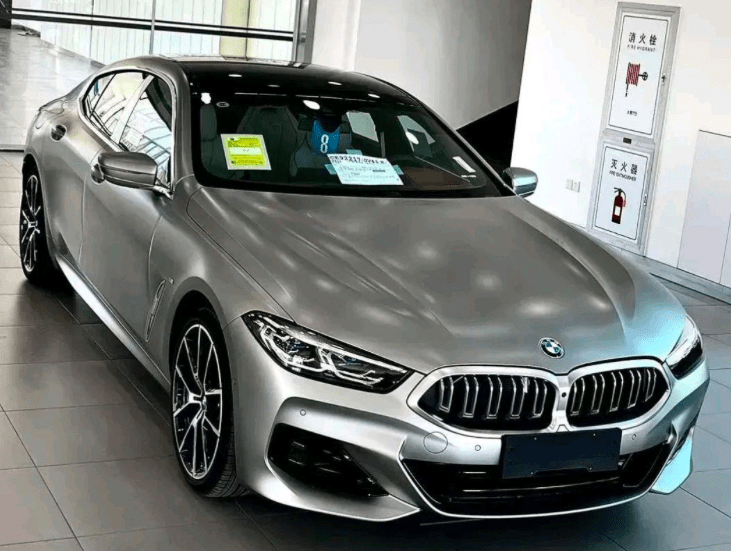 实拍全新宝马M8，搭4.4T V8引擎，3.2秒破百，还看帕拉梅拉？_搜狐汽车_搜狐网