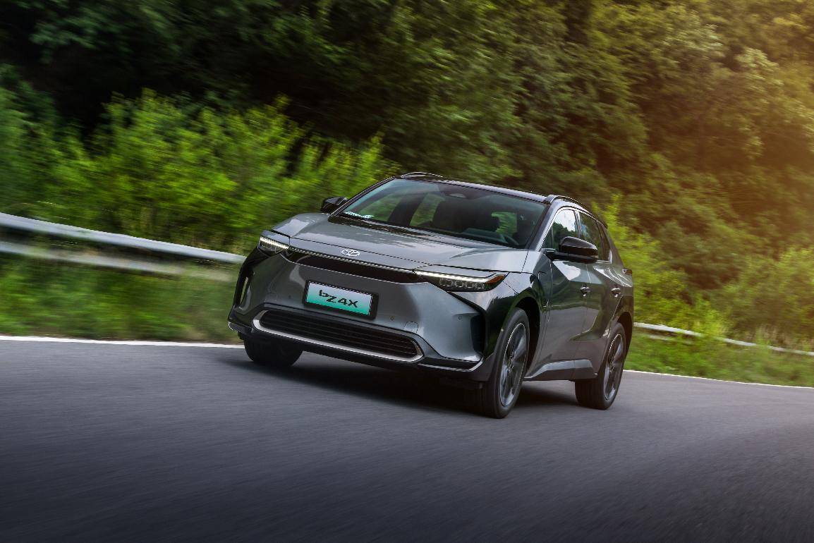 官宣！25日bZ4X上市&bZ3亮相 一汽丰田首款纯电中型SUV揭晓_搜狐汽车_搜狐网