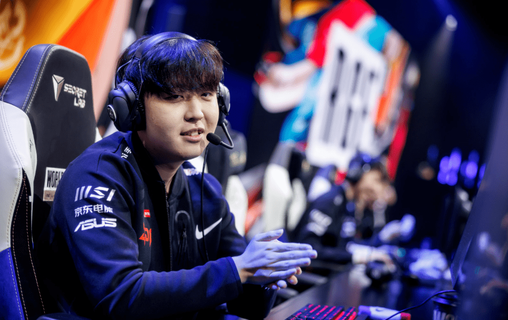 S12最让人期待的上单对决！JDG交手T1，双人路稳住有机会！_比赛_Zeus_Kanavi