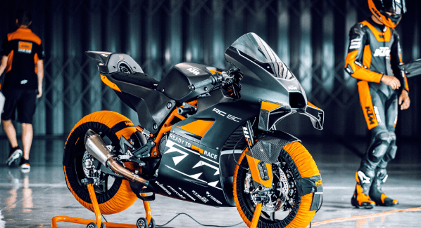45万的KTM 2023款RC8C跑车..._搜狐汽车_搜狐网