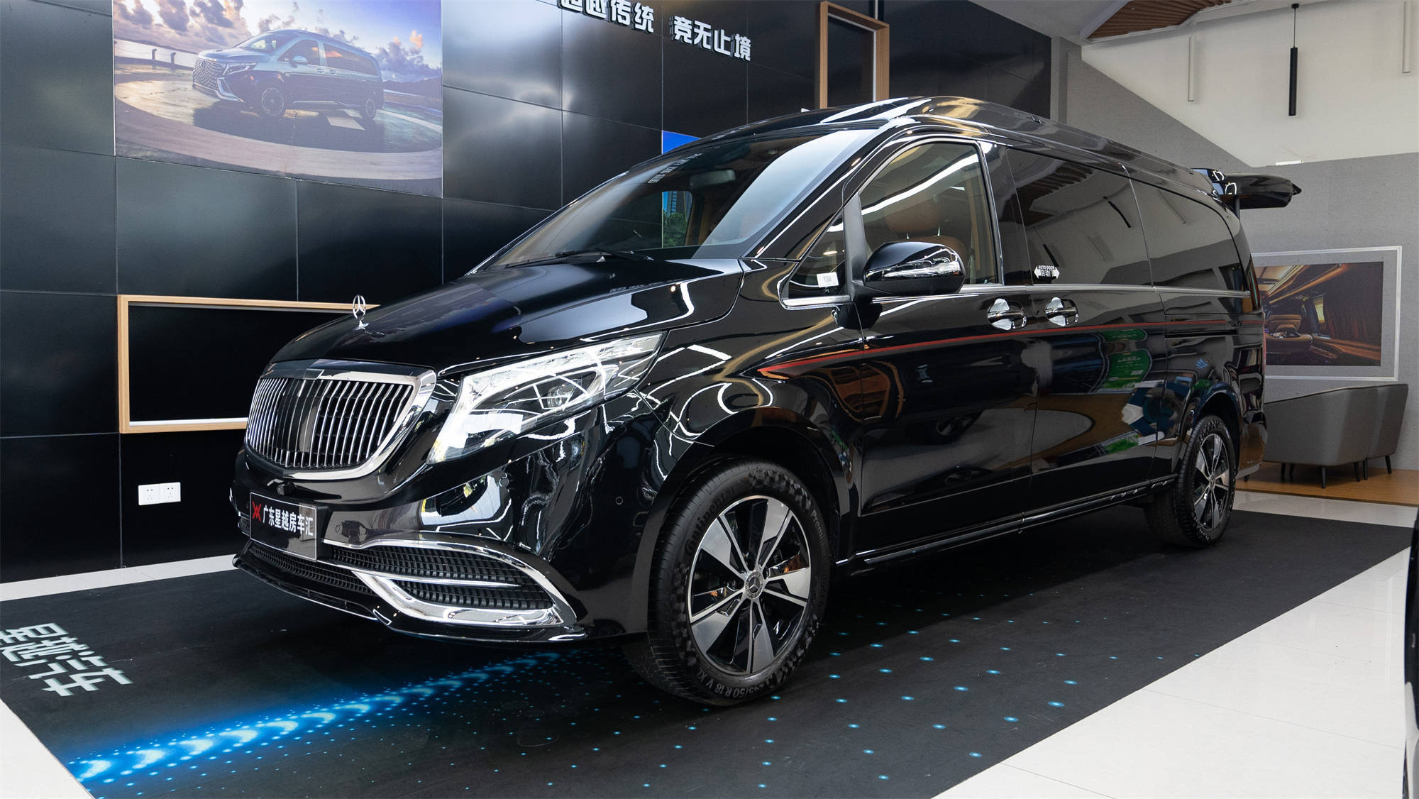 深受老板喜爱的奔驰V260L豪华升级版，内舱到底有多奢华？_搜狐汽车_搜狐网