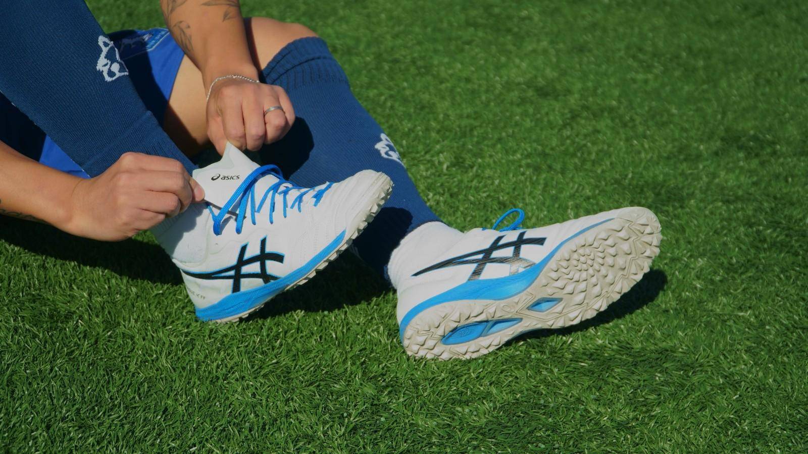 ASICS DESTAQUE K FF TF足球鞋实战评测_材质_设计的_面料