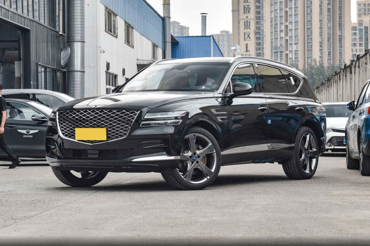 实拍捷尼赛思GV80，车长4945mm，2.5T爆发304马力，与宝马X5同级_搜狐汽车_搜狐网