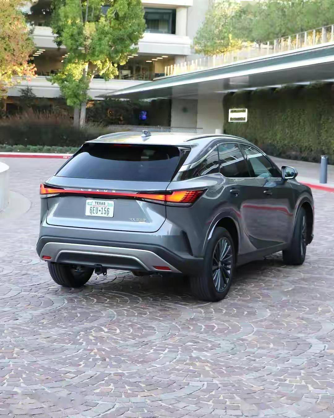 雷克萨斯RX“售价曝光”，气场不输宝马X5，立体造型+2.4T+8AT_搜狐汽车_搜狐网