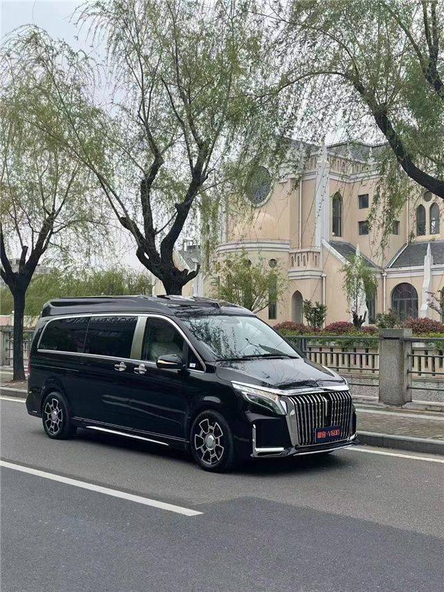 奔驰V260L改装，豪客V600全隔断四座商务车，MPV中的劳斯莱斯_搜狐汽车_搜狐网