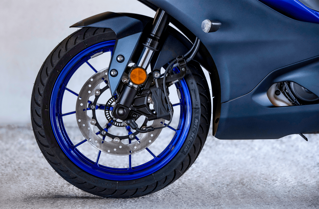 Yamaha 向欧洲市场发布新一代 YZF-R125_搜狐汽车_搜狐网