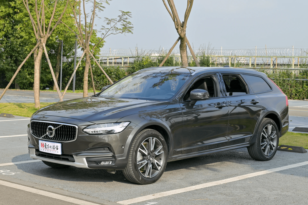 【路试笔记】武装到牙齿的二手顶配V90CC，可不只是“旅行车”就能形容_搜狐汽车_搜狐网