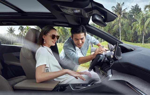 售17.87万起，标配1.8T+8AT！买它到底香不香？东风标致5008上市_搜狐汽车_搜狐网