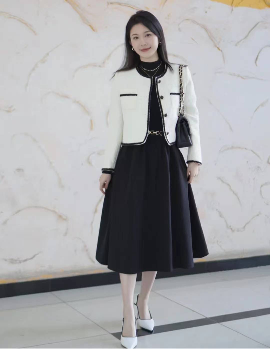 这39套小香风穿搭太高级了，3个搭配技巧，谁穿谁好看_look_外套_黑色