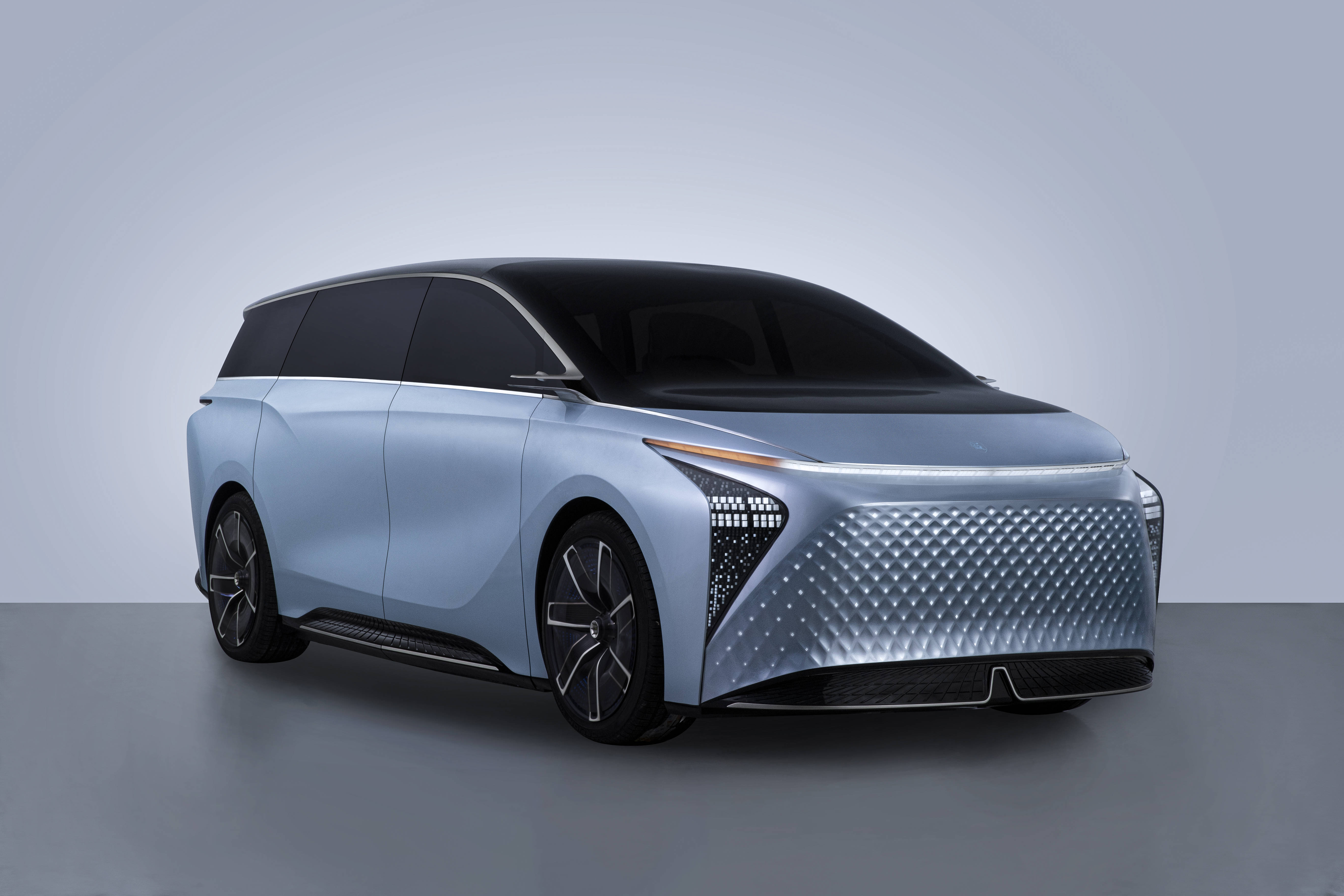 高端新能源MPV 又来了一位高级玩家_搜狐汽车_搜狐网