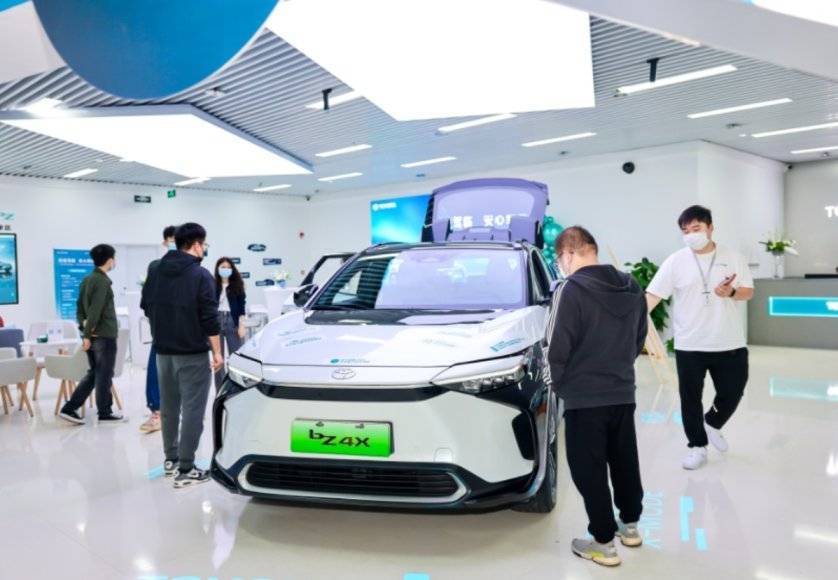 19.98万元起标配领先科技，广汽丰田bZ4X全国到店上市_搜狐汽车_搜狐网