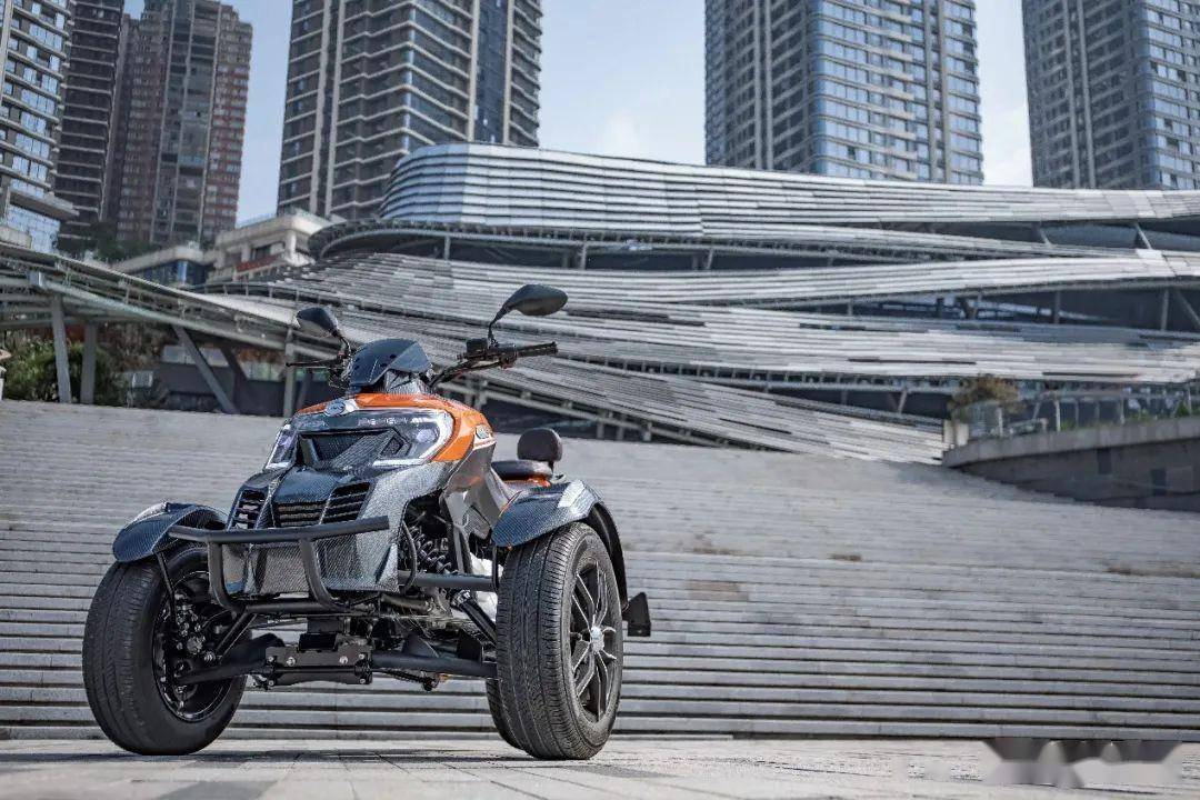 加剧内卷！国产倒三轮先驱出新车，机甲风格坦途TT300 测评_搜狐汽车_搜狐网