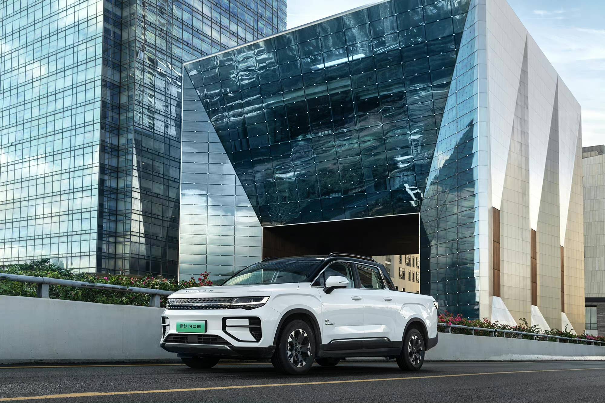 雷达汽车首批新车RD6深圳交付！雷达提速全国市场布局_搜狐汽车_搜狐网