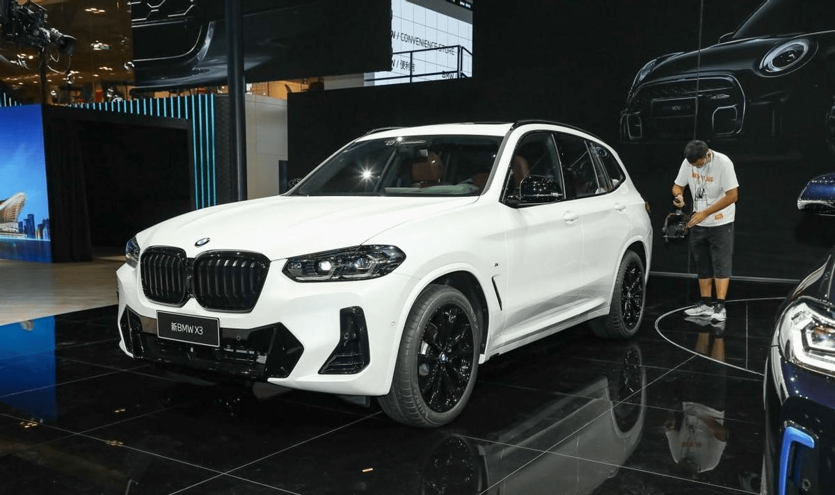 同为豪华SUV定位，理想L8对比宝马X3，差距在哪里？_搜狐汽车_搜狐网