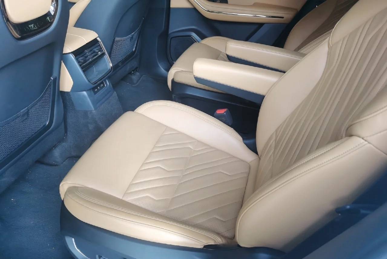 定位中大型SUV领克09EM-P远航版正式上市_搜狐汽车_搜狐网