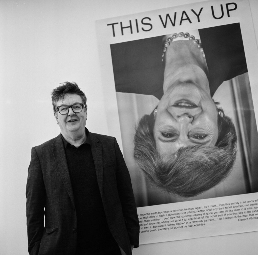 Mark Wallinger马克·沃林格：观照内外的镜子戏法_作品_绘画_镜面