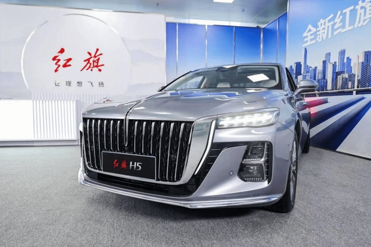 工薪阶层年末购车，奔腾B70对比红旗H5哪个更划算？_搜狐汽车_搜狐网