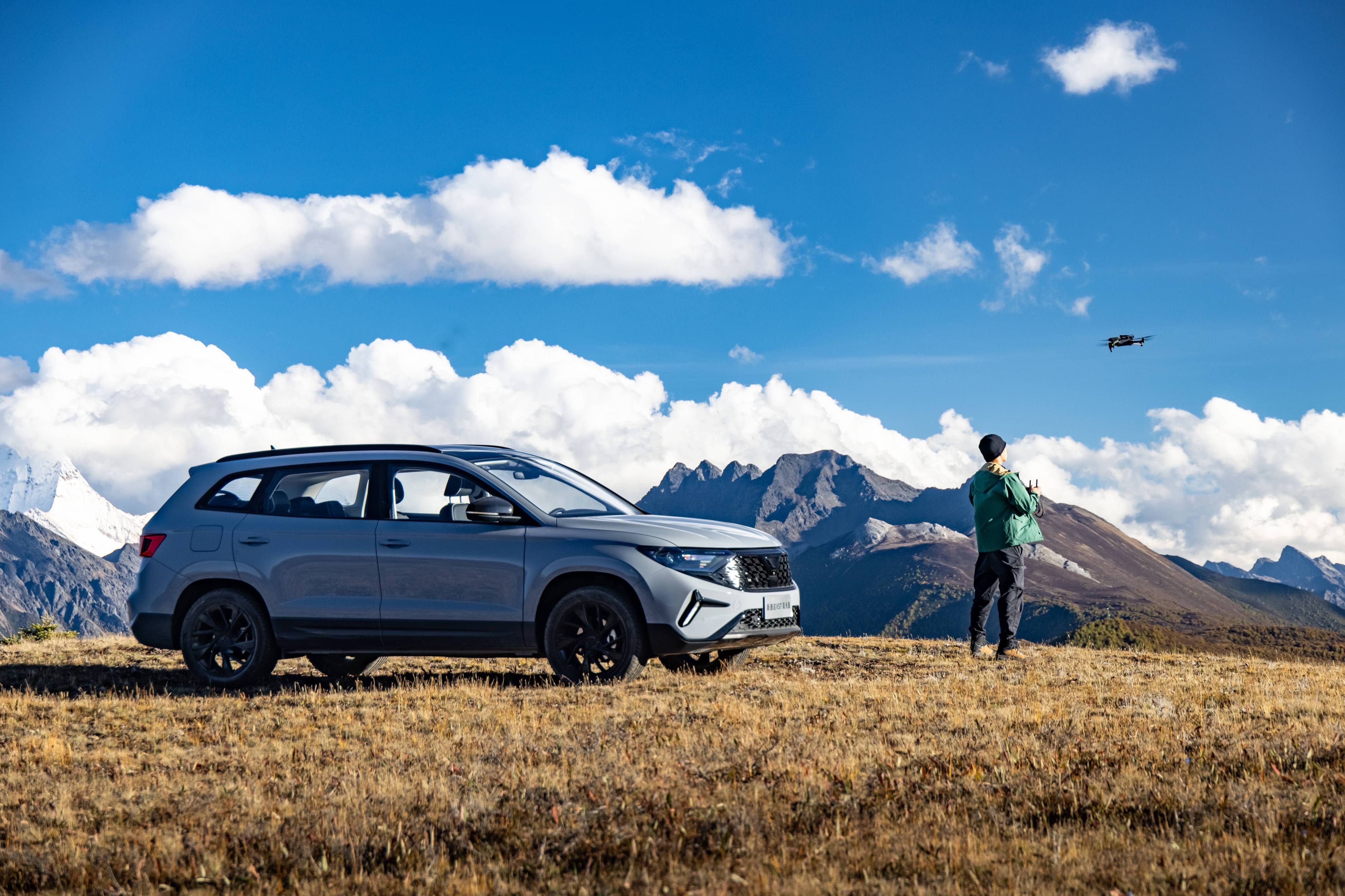 新捷达VS7高光版，外观全面“黑化”，MQB平台＋1.4T+爱信6AT组合_搜狐汽车_搜狐网