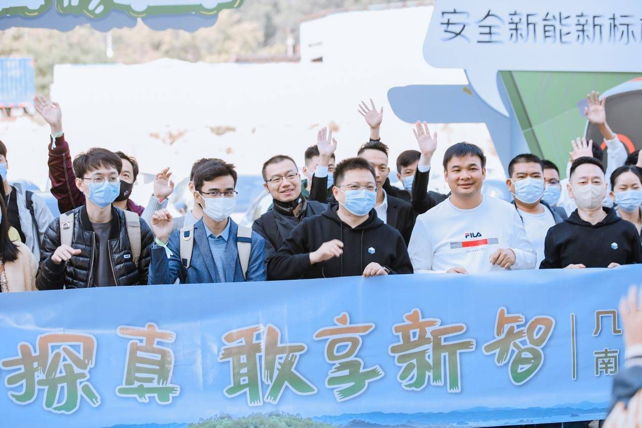 破百仅6.9秒，华为HarmonyOS加持！几何G6/M6南区区域正式上市！_搜狐汽车_搜狐网