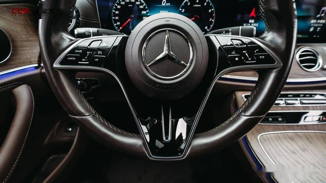 (最新到店)豪华C级车，喜欢就带它“E”起回家，仅40来万！【奔驰E级 改款 E300L 时尚型】_搜狐汽车_搜狐网