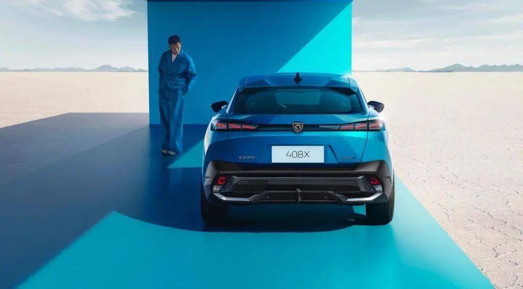 “生而无界”东风标致408X首秀 一款运动且兼具轿车及SUV特点的中高端车型_搜狐汽车_搜狐网