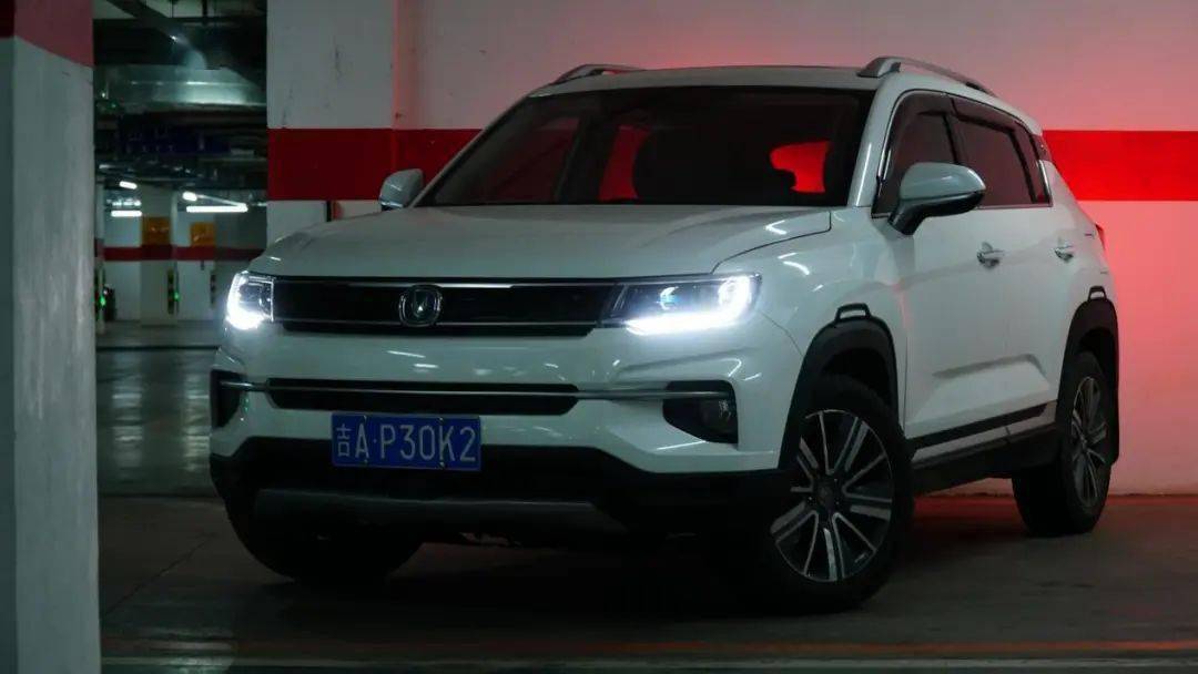 10万元国产，6AT配置逆天，开4年，1次大事故，油耗多少？靠谱吗？_搜狐汽车_搜狐网