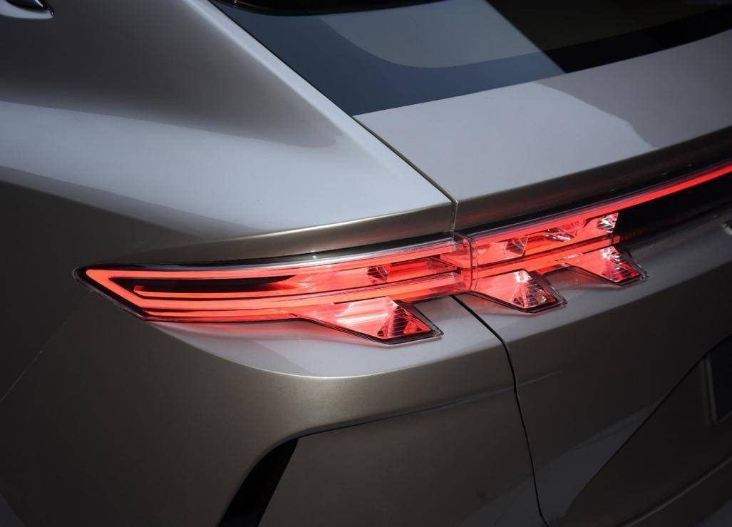 腾势N7发布，主打猎跑SUV设定，第一眼像保时捷Macan_搜狐汽车_搜狐网