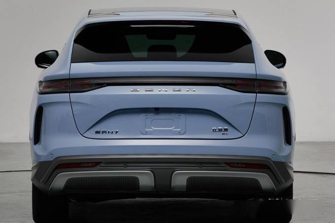 腾势N7实拍曝光！比蔚来ES6大 预计主打30万级_搜狐汽车_搜狐网