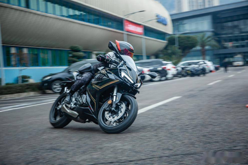 骑着比看着更带感——赛科龙RC401赛道版评测（动态）_搜狐汽车_搜狐网