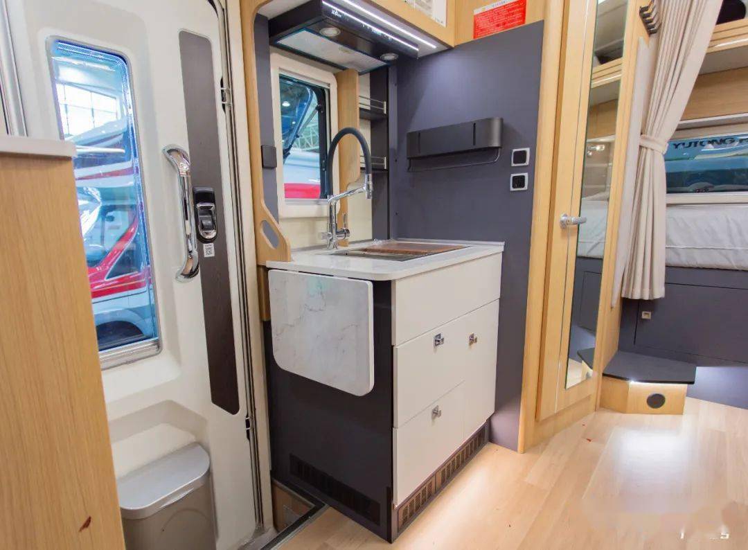 展会第二日：宇通C535 旗舰版双拓展 精品内饰 诠释高品质车旅生活_搜狐汽车_搜狐网