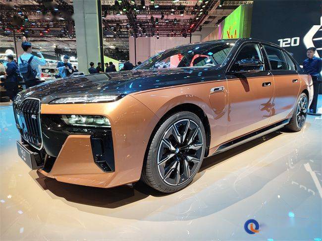 纯电旗舰+M性能！宝马i7 M70L亮相2023上海车展，零百加速3.7秒_搜狐汽车_搜狐网