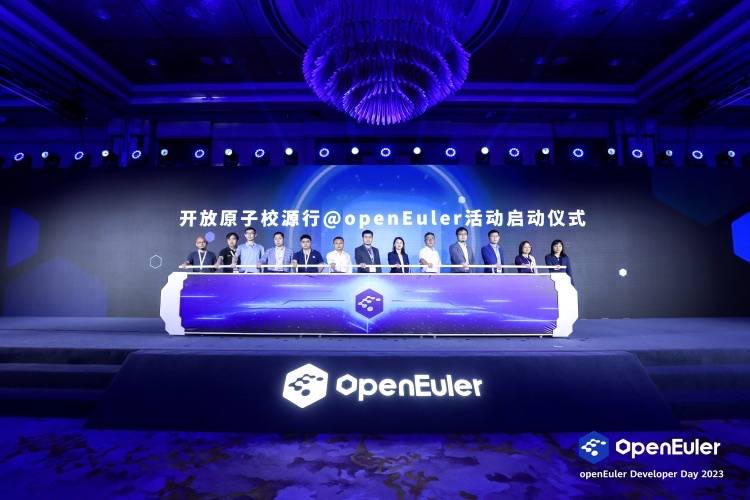 开源三年openEuler进入正循环 在沪发布嵌入式商业版本及多项成果_社区_发展_工业
