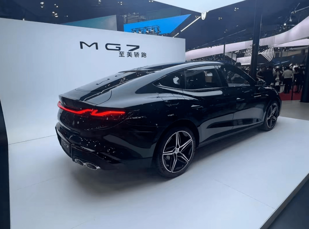 名爵MG 7亮相上海车展，11.98万起售意在树立B级新标杆！_搜狐汽车_搜狐网