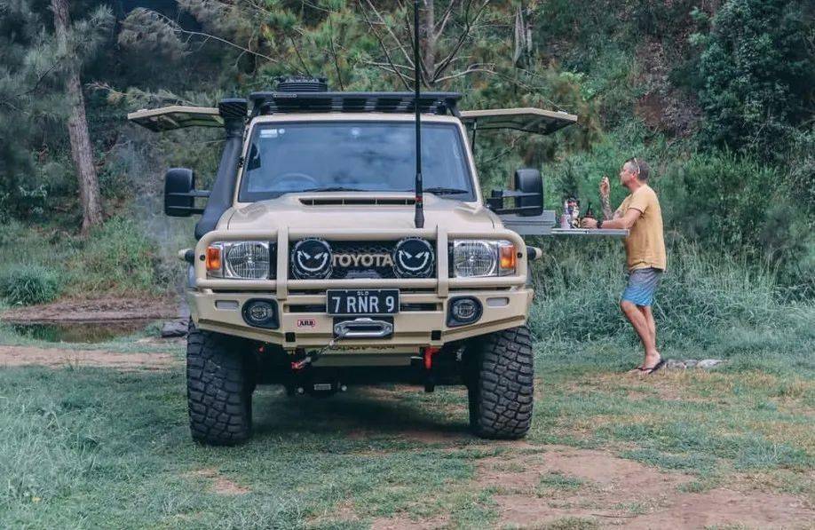 这辆改装过的丰田LC79，千万越野人的终极梦想吧？_搜狐汽车_搜狐网