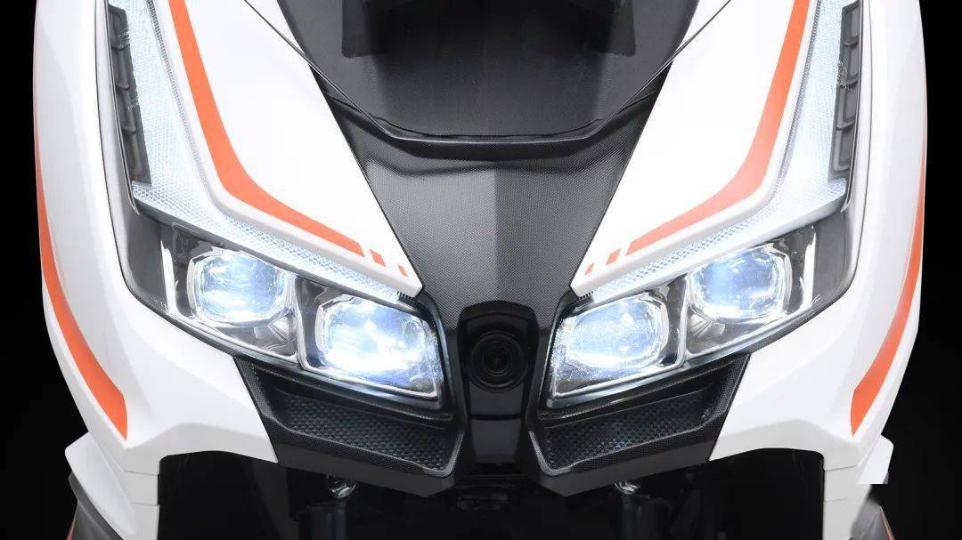 13980元起，国产150ADV踏板上市，标配ABS、TCS、行车记录仪_搜狐汽车_搜狐网